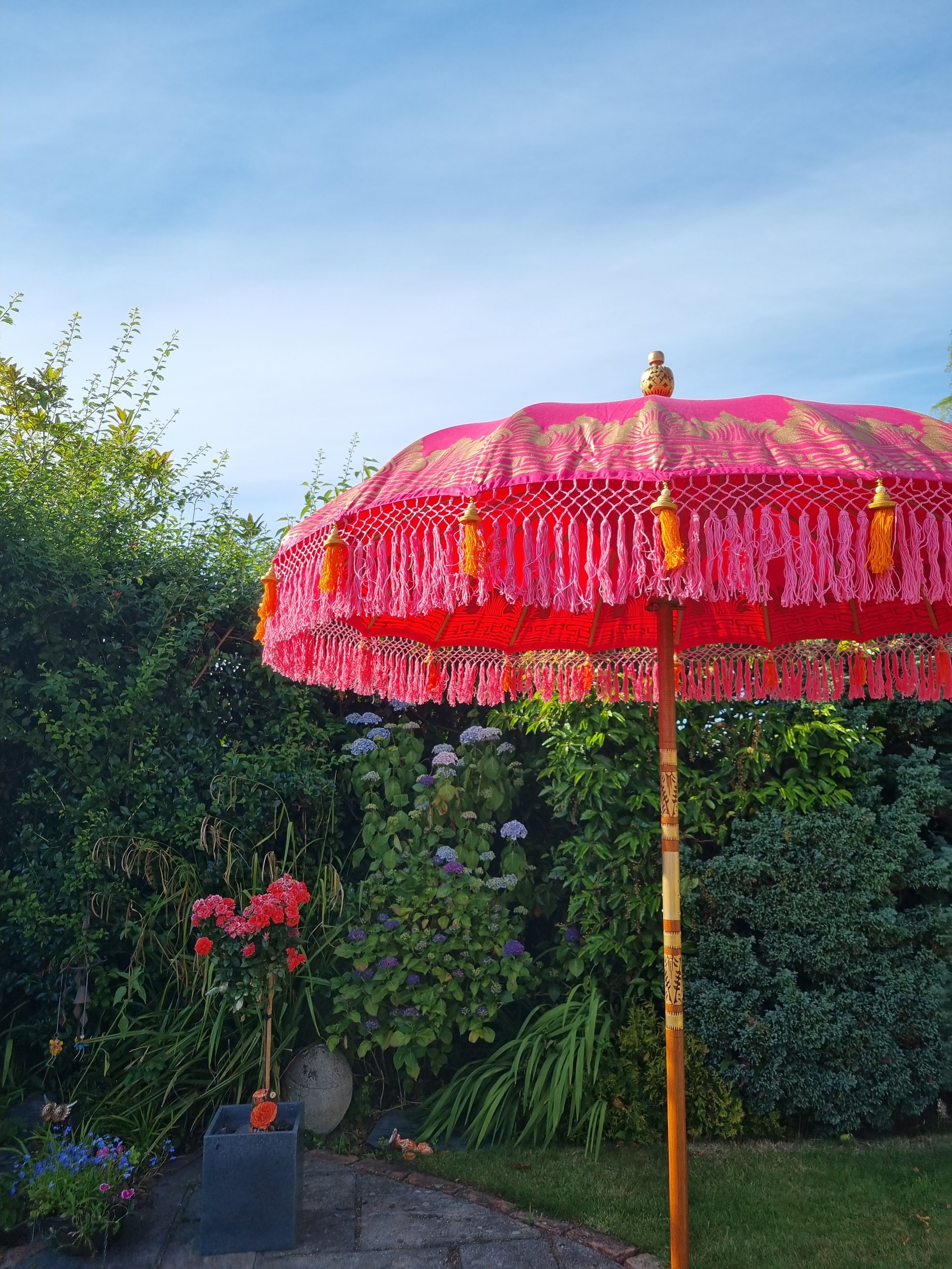 ‘The Cosmo' Bright Fuchsia Pink and Orange Fringe Bali Sun Garden Para ...